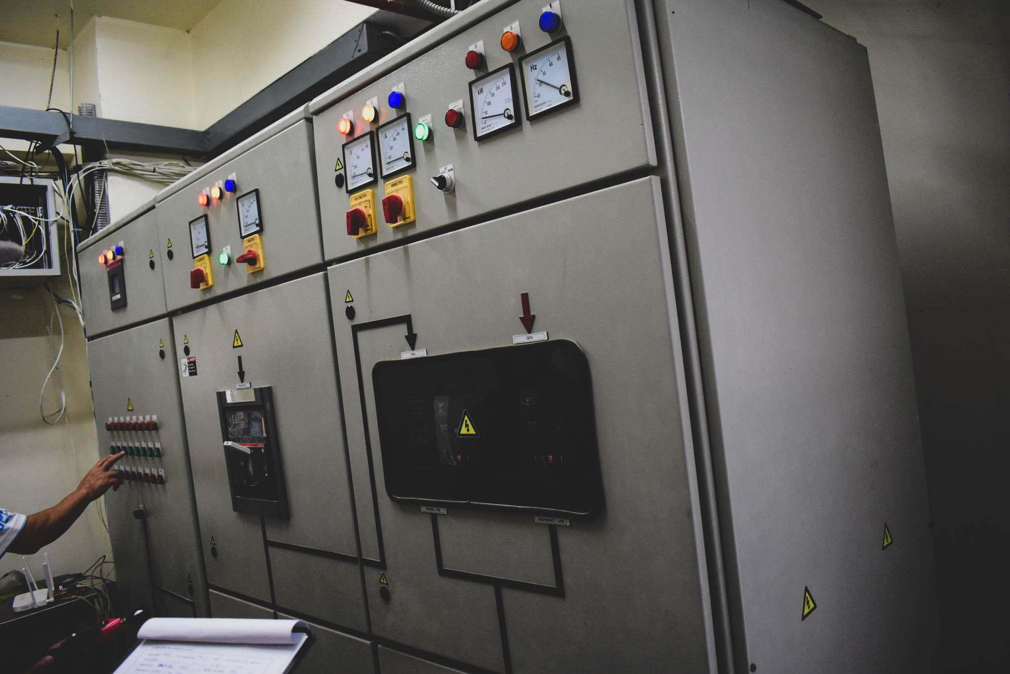 ตรวจรับรองระบบไฟฟ้าประจำปี – Senate Engineering