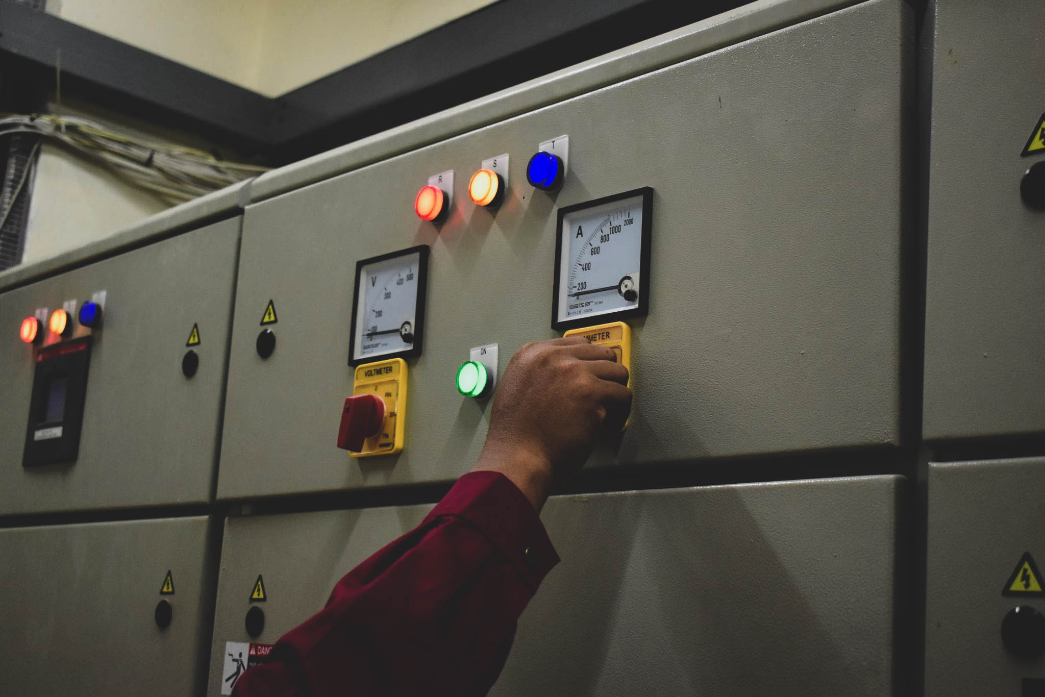 ตรวจรับรองระบบไฟฟ้าประจำปี – Senate Engineering