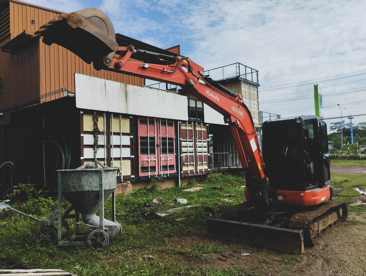 ตรวจสอบรับรอง เครื่องจักร (แบ็คโฮ) – Senate Engineering