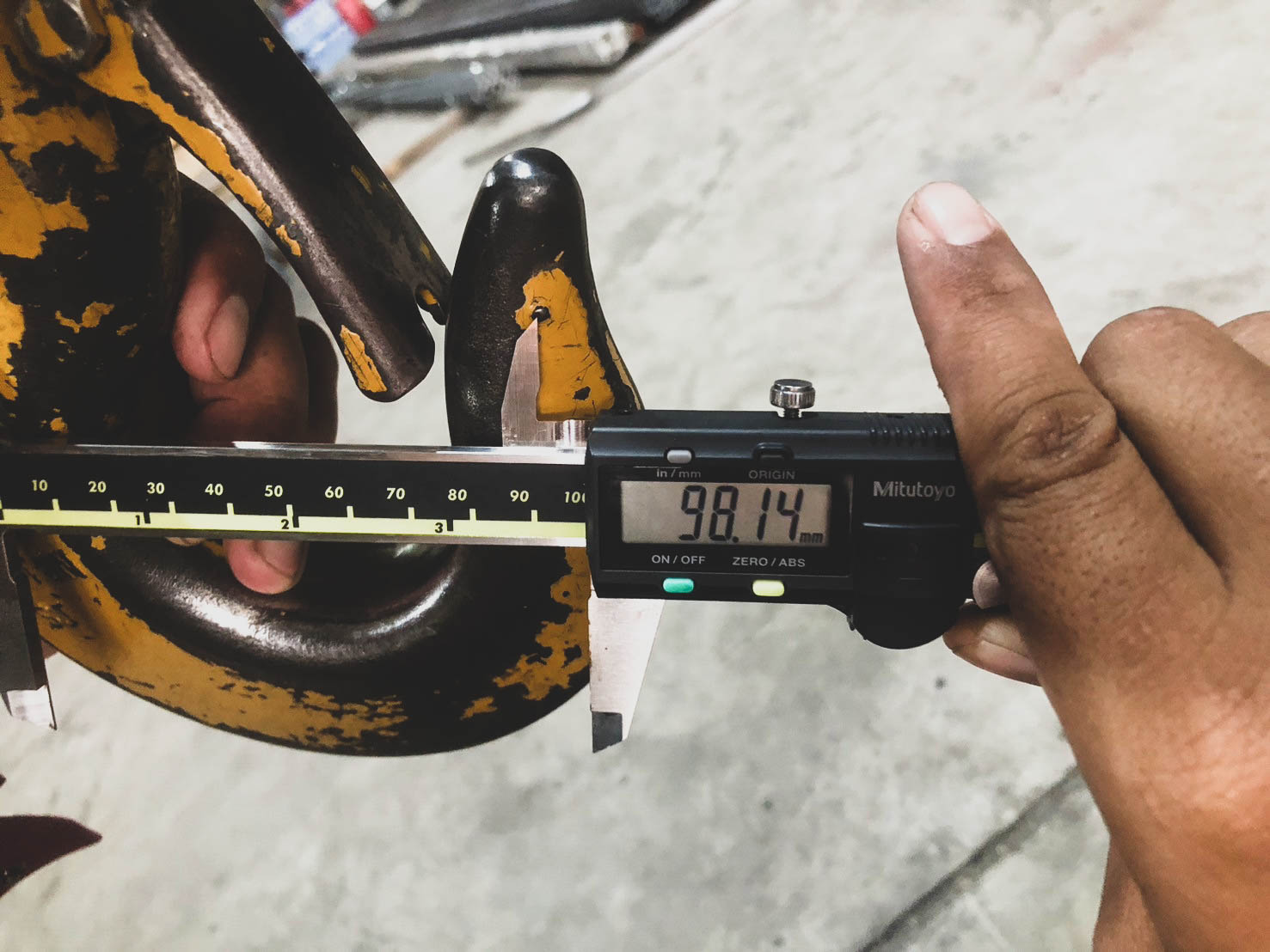 ตรวจสอบรับรองความปลอดภัย ปั้นจั่น ปจ.1 – Senate Engineering